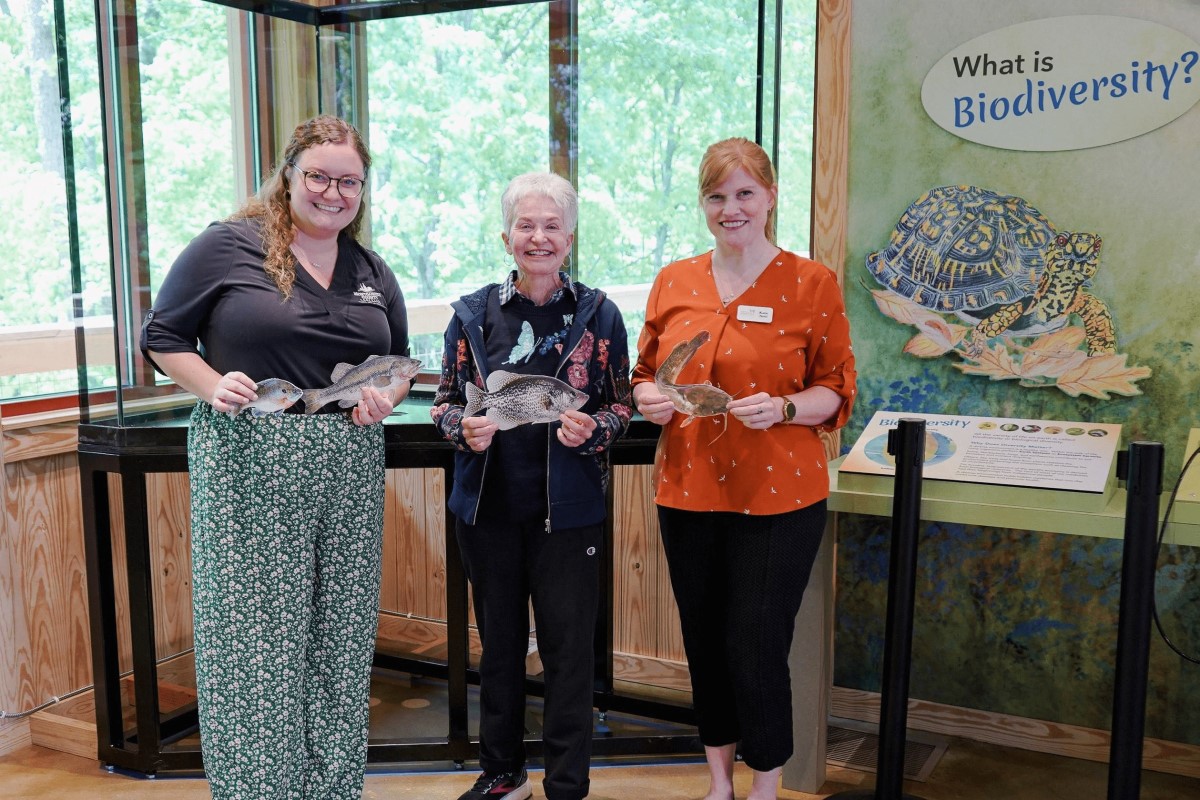 Aquarium arrives at Wade Bourne Nature Center, stocking the fish event ...