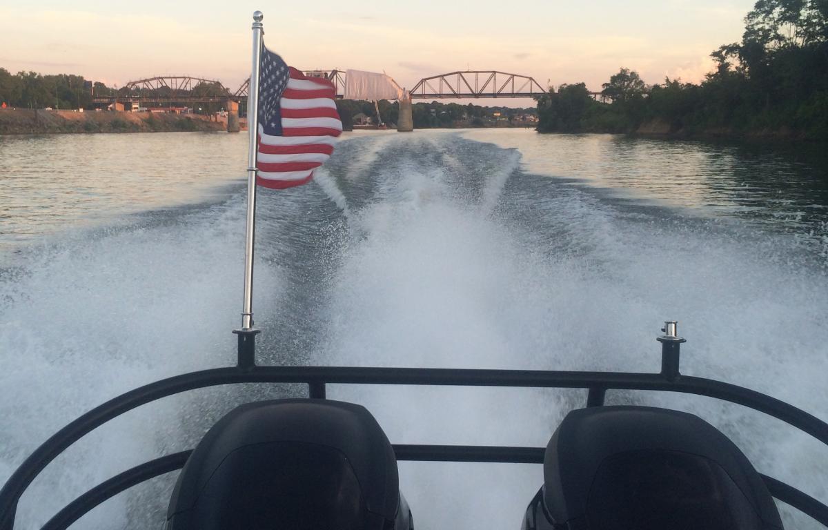 Clarksville Fire Rescue helps with breakaway barges on river ...