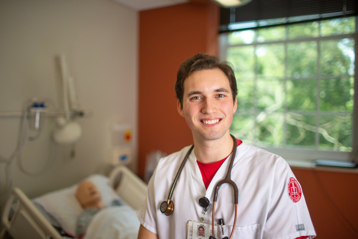 APSU graduate describes life as an intensive care nurse during COVID-19 ...