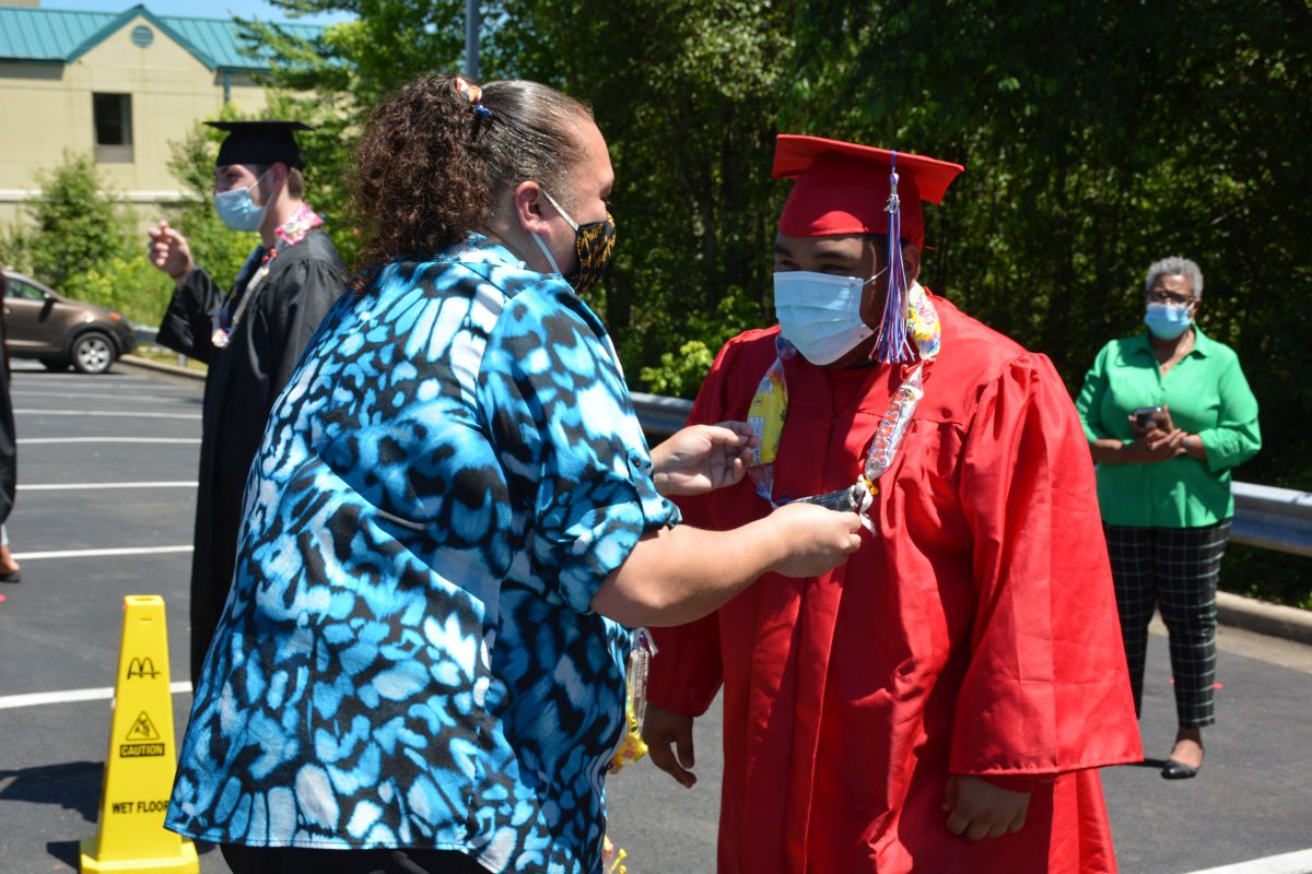 PHOTOS: McDonald’s throws graduation party for employees ...