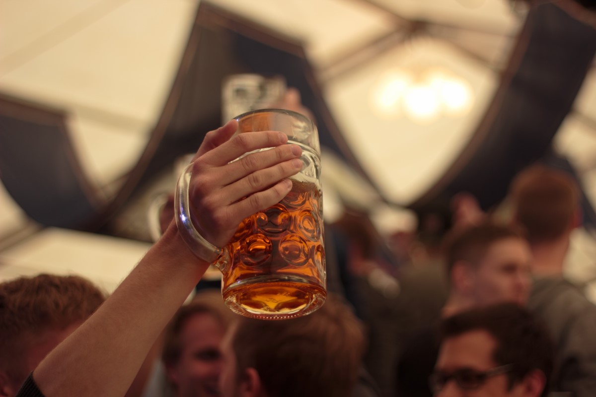 City Council OKs changing schedule for to-go-cup drinking downtown ...
