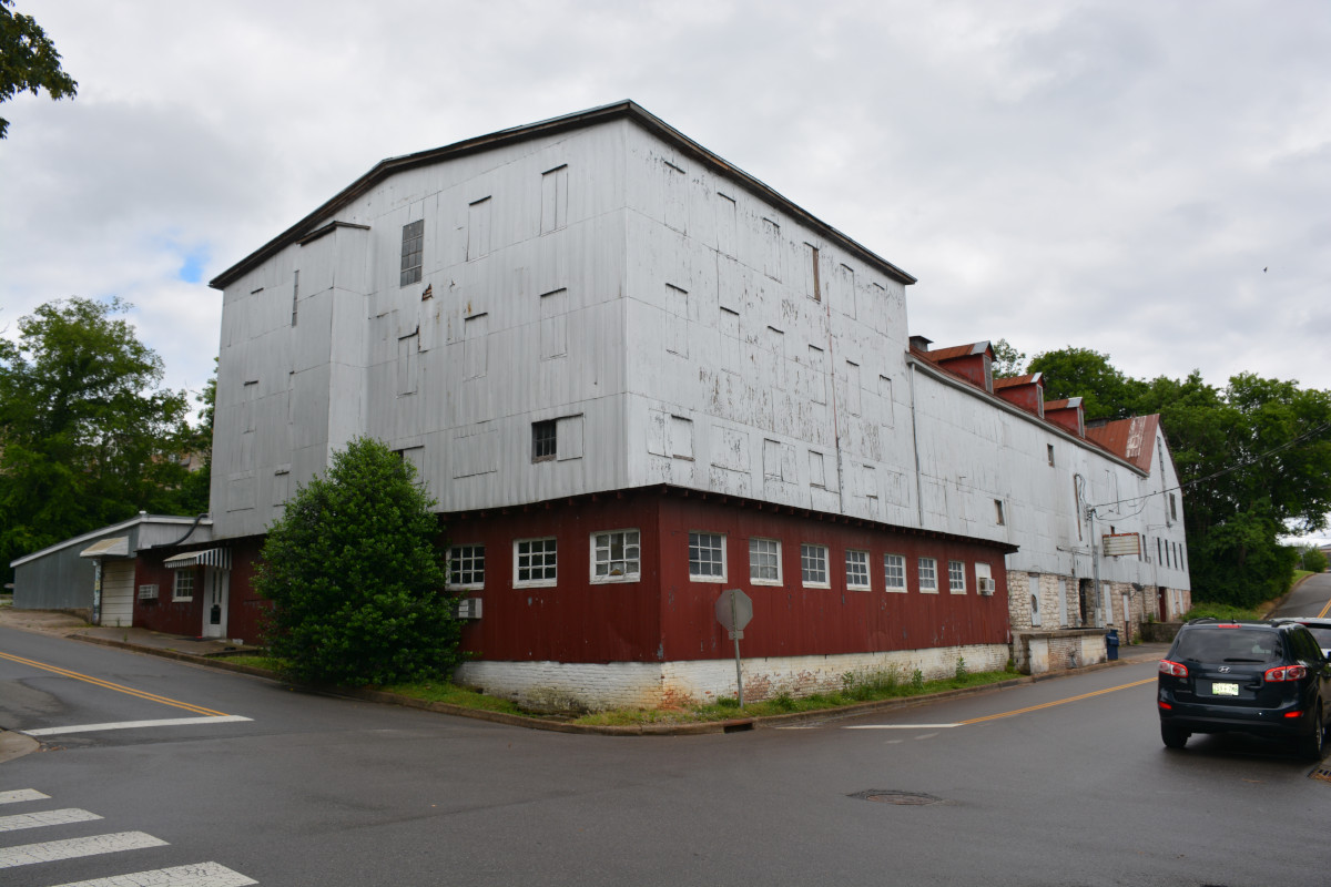 The Warehouse coming back in new location by 2023 - ClarksvilleNow.com