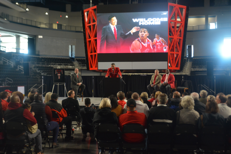 Austin Peay basketball coach Corey Gipson gets contract extension ...