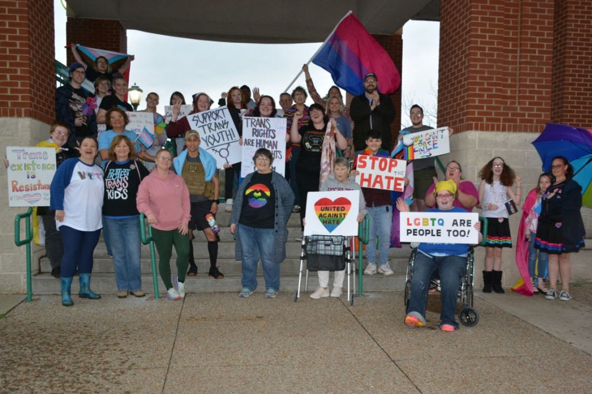 Clarksville Indivisible rallies at pedestrian bridge to protest ‘anti ...