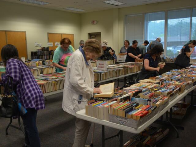 Weekend top picks: Nashville Spring Expo at APSU, Shakespeare at the Roxy, library book sale ...