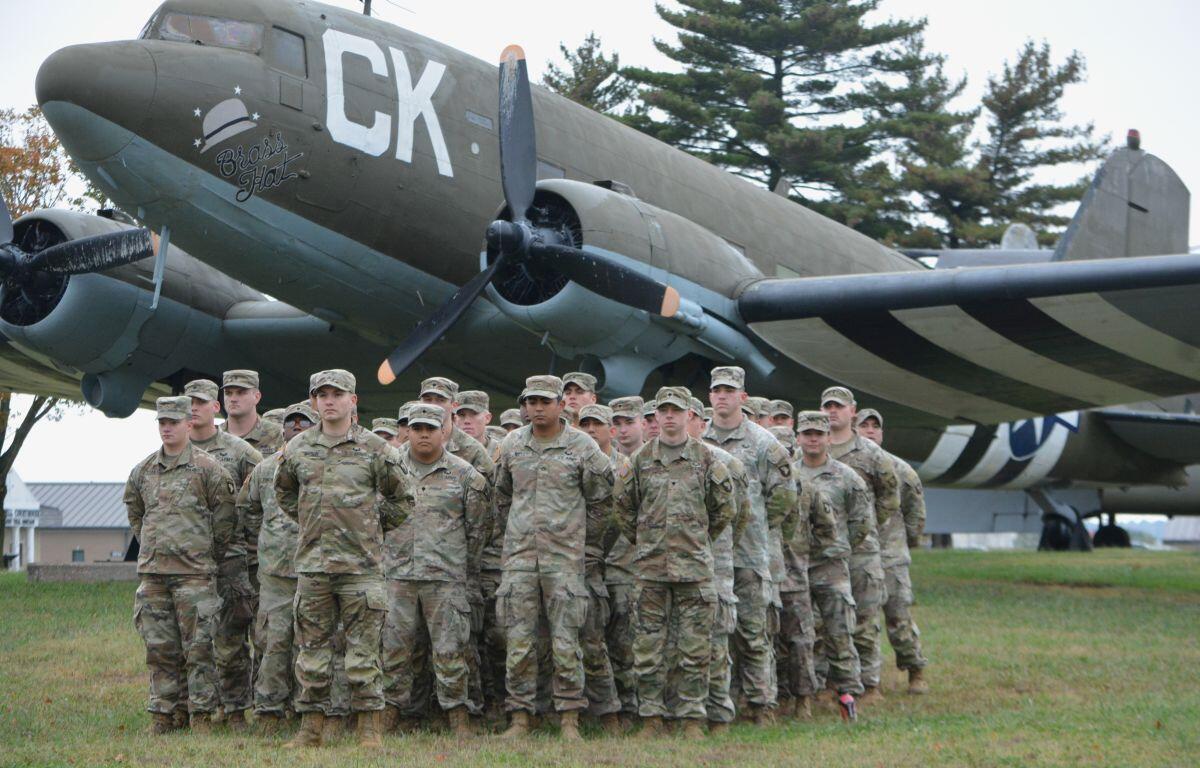 101st Airborne Division 3rd BCT cases colors for deployment to Eastern ...