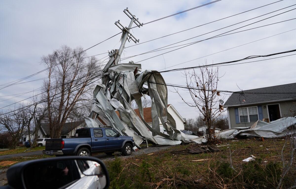 UPDATE: 114 homes destroyed by tornado in Clarksville, another 857 ...