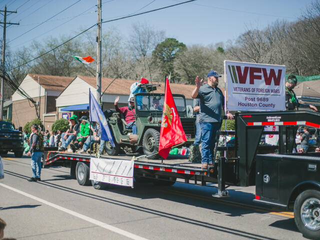 Sea of green fills streets of Erin, Tennessee, for 62nd Irish Day ...