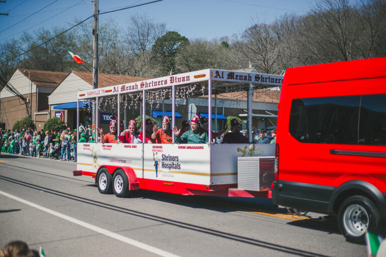 Sea of green fills streets of Erin, Tennessee, for 62nd Irish Day ...