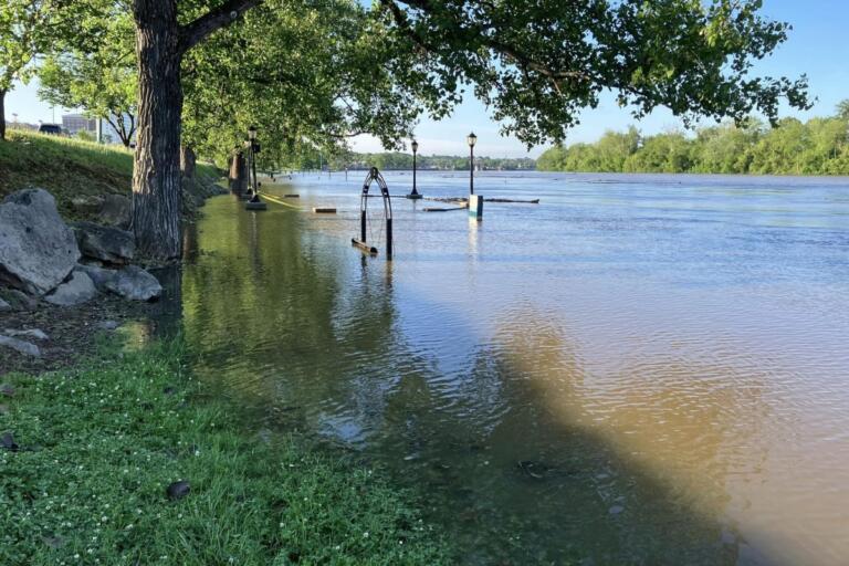 UPDATE: Cumberland and Red Rivers crest in Clarksville, flooding parks ...