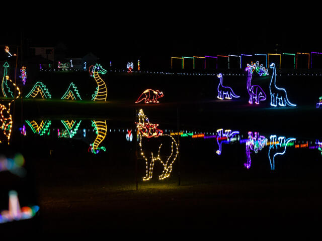 Drive Thru Christmas Light Show on display at Clarksville Speedway ...