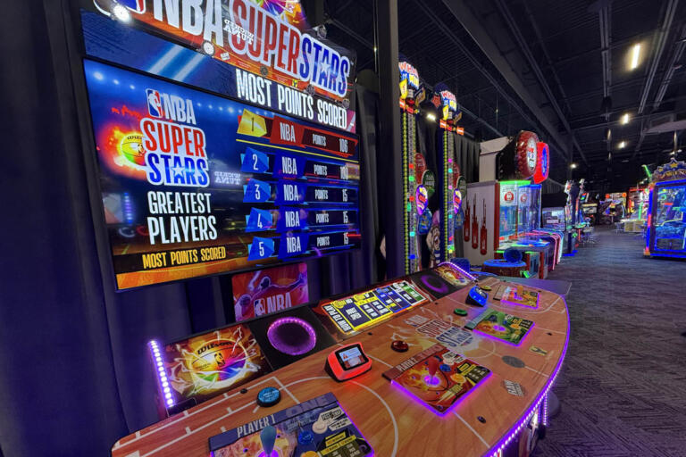 Dave & Buster’s: Sneak peek inside 160-game arcade opening this month ...