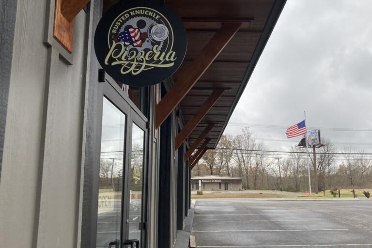 Busted Knuckle Pizzeria opens in Clarksville with hand-crafted pies ...