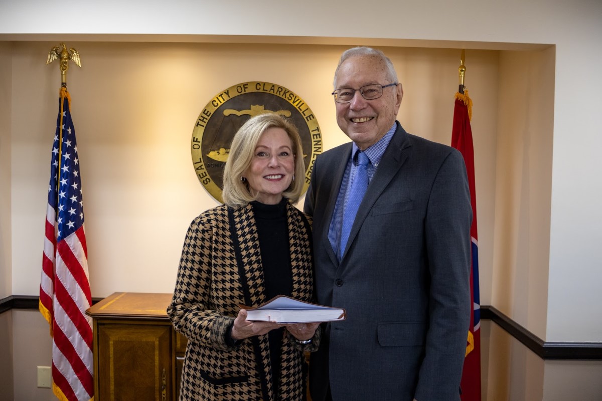Clarksville Municipal Court Judge Charles W. Smith sworn-in for seventh ...