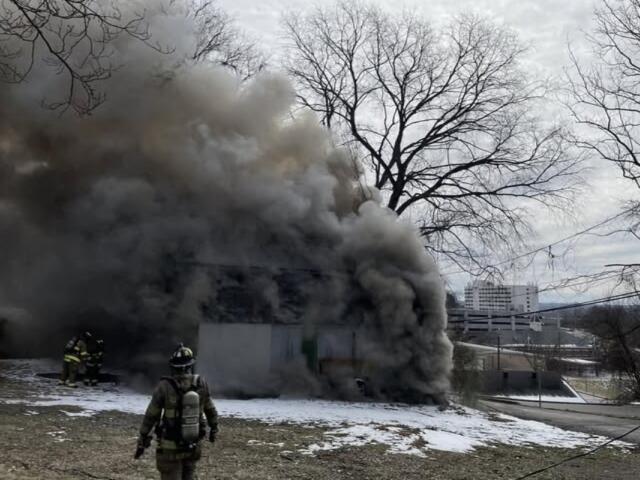 Clarksville Fire Rescue responds to structure fire on 2nd Street ...